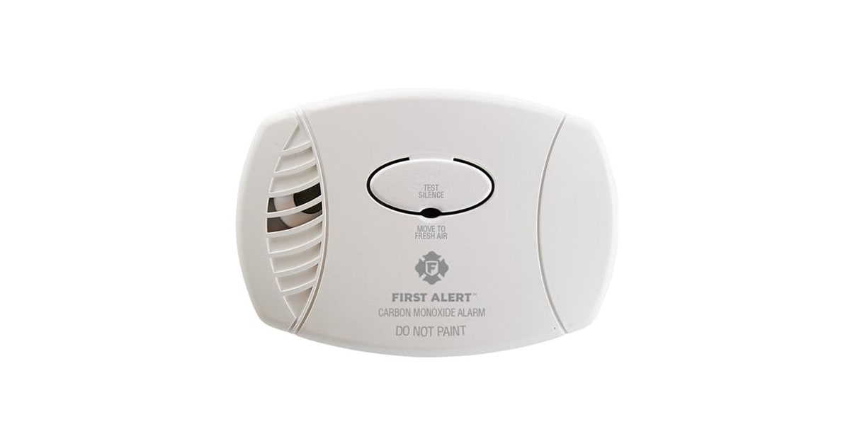 BRK Brands CO605B 120V Plug-In Carbon Monoxide Detector with 9V Battery ...