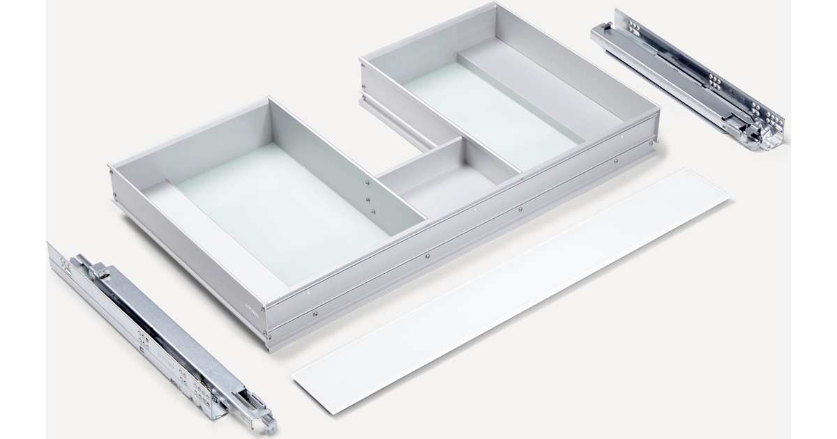Robern VADRAWER30P 28-3/16" x 3-3/4" x 15-3/8" Plumbing Drawer Insert ...